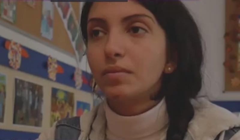 Monica este elevă în clasa 0, deși are 19 ani! Părinții au sechestrat-o ...
