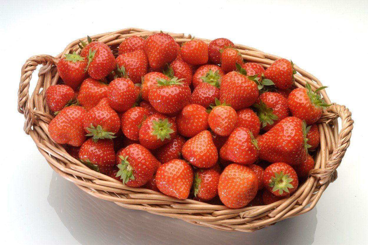 Căpșuni. De ce e bine să mănânci căpșuni. Beneficii nebănuite pentru ...