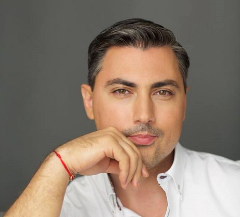 Alexandru Ciucu, comportament de bărbat adevărat! Îşi răsfaţă familia ...