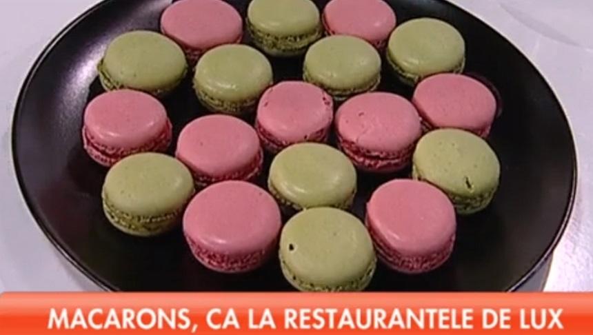 Cea mai rapidă rețetă pentru macarons. Două albușuri, făină de migdale ...