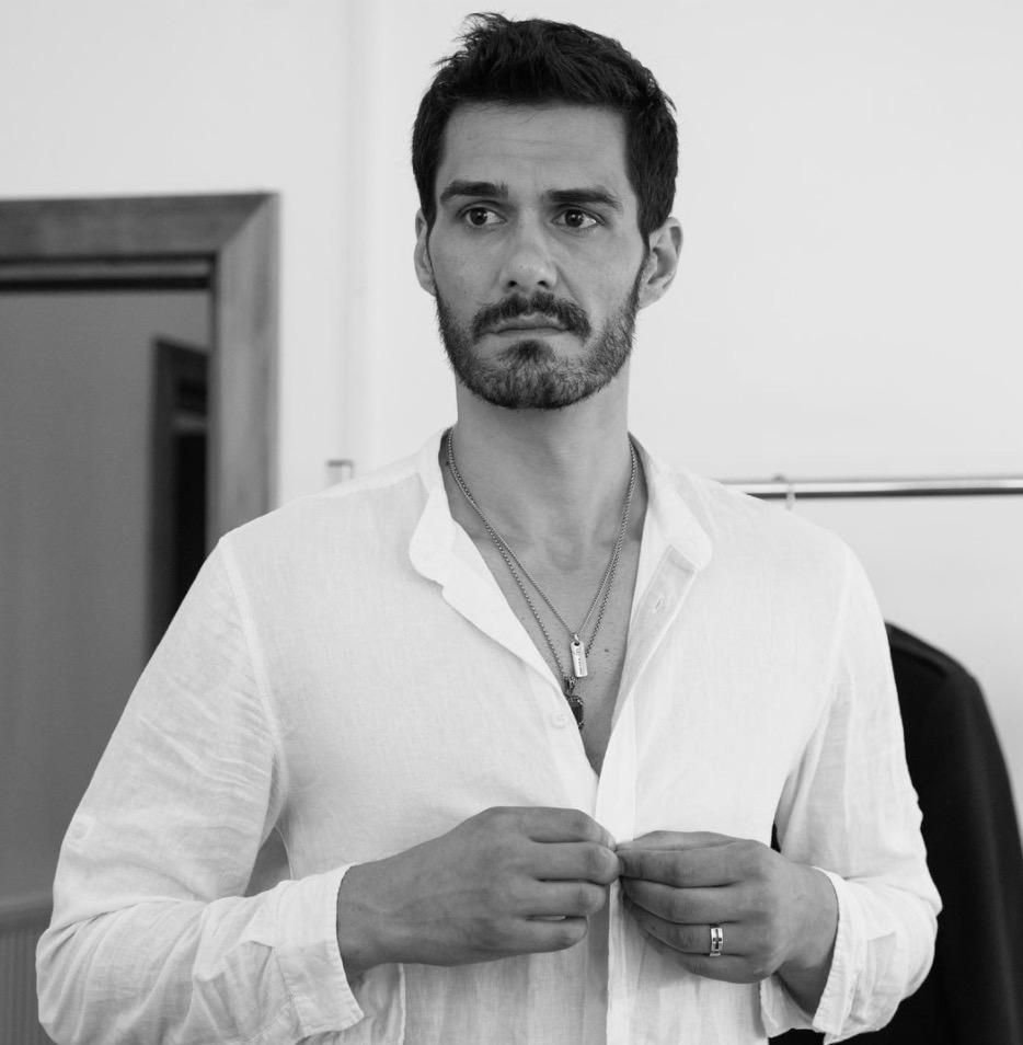 George Burcea, mutat cu Viviana Sposub, dar cu verigheta pe deget ...