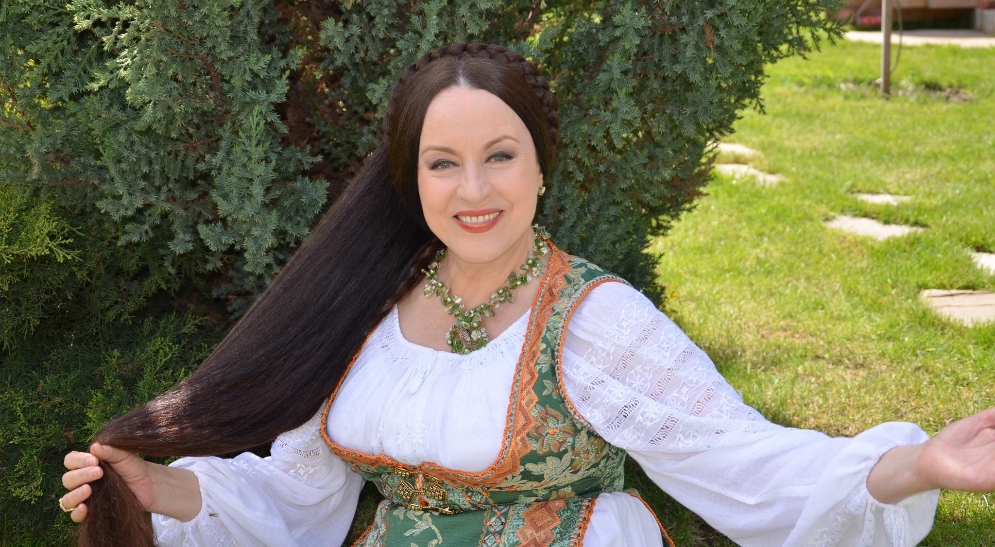 Secretul Mariei Dragomiroiu pentru un păr lung și sănătos | STAR ...