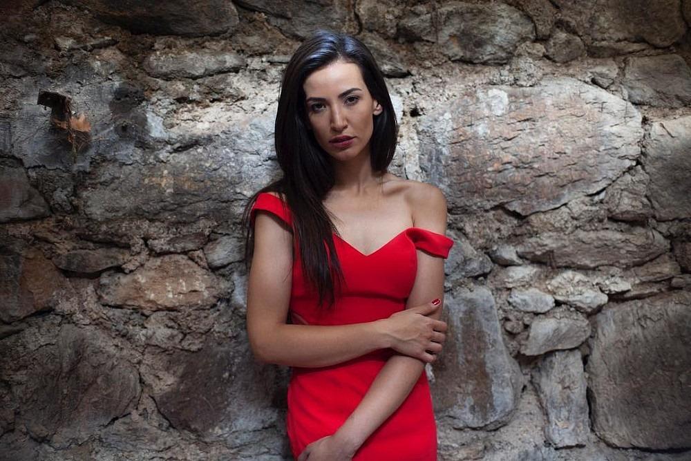 Cemre Melis Cinar, frumoasa actriță din serialul “Elif”