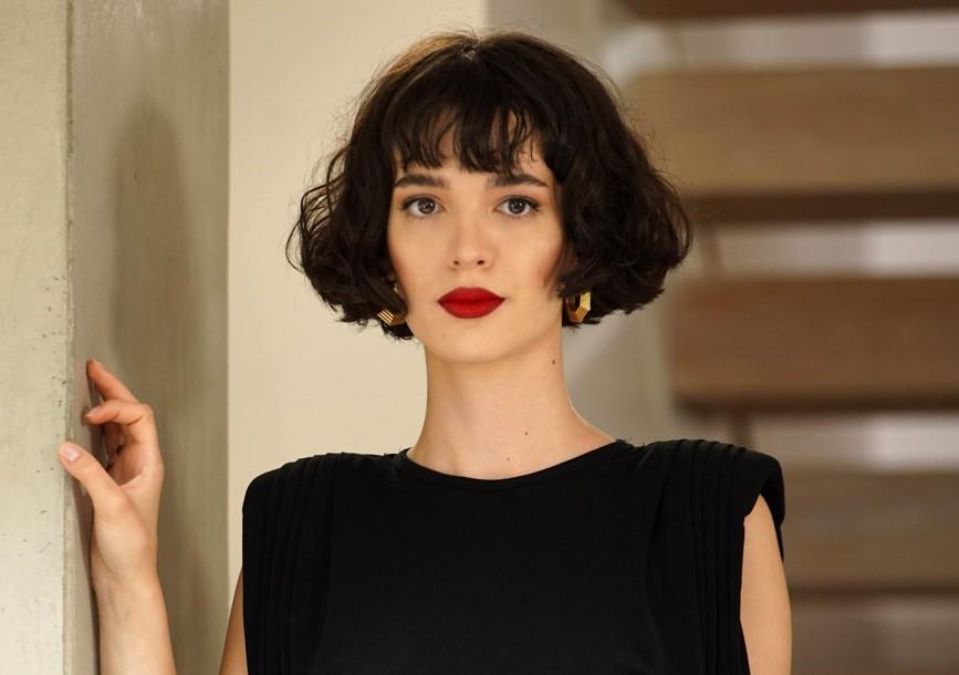 Cine este Yaprak Medine, actrița care joacă în serialul “Agenția de ...