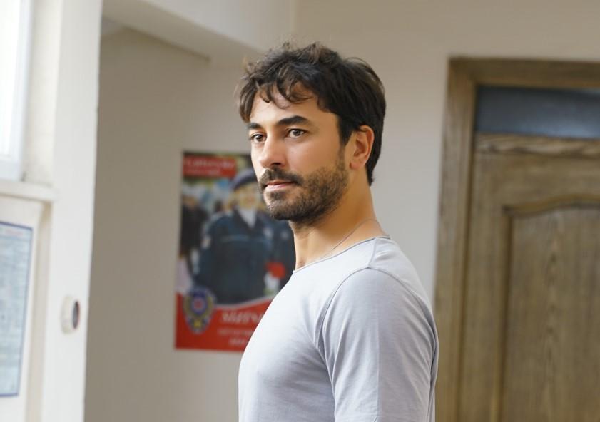 Gökhan Alkan din "Inimă rănită" a călătorit în Italia. Actorul s-a ...