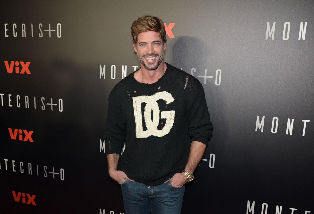 William Levy revine în mediul online cu fotografii de la premiera ...