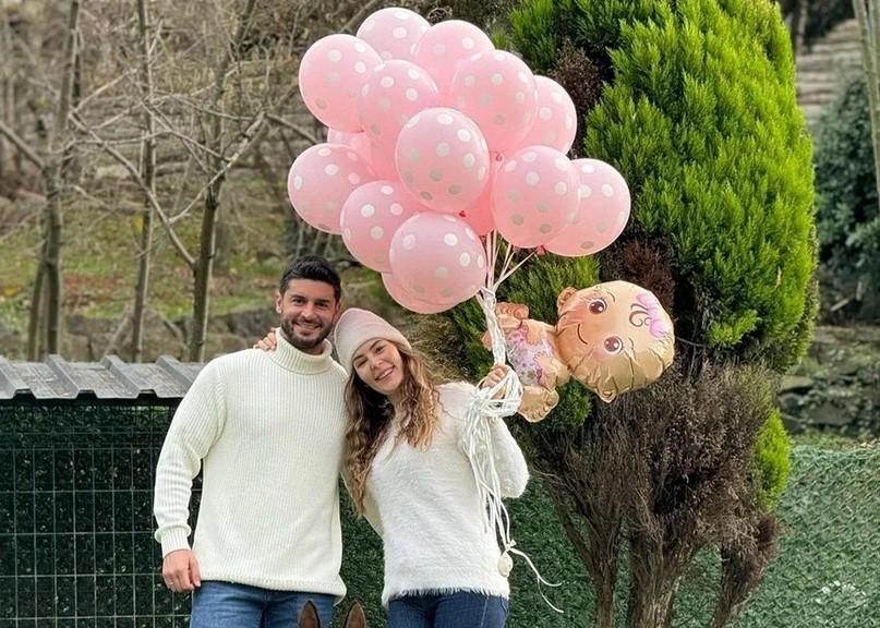 Berk Oktay Yildiz și Cagi Atiksoy vor deveni părinți! Cum s-a afișat ...