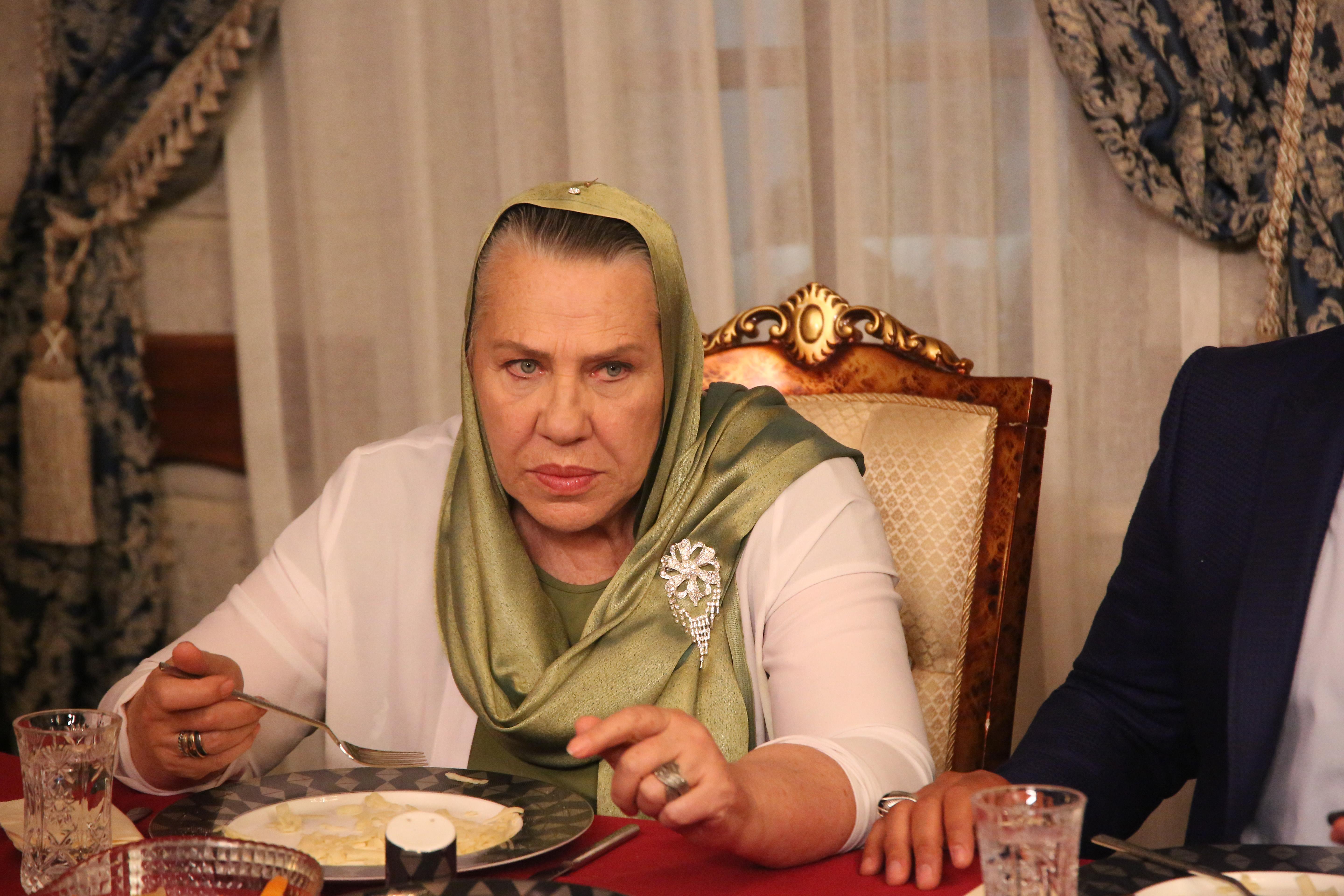 Işıl Yücesoy din Dragoste și Ură – Ask Ve Mavi vorbește despre cancer ...