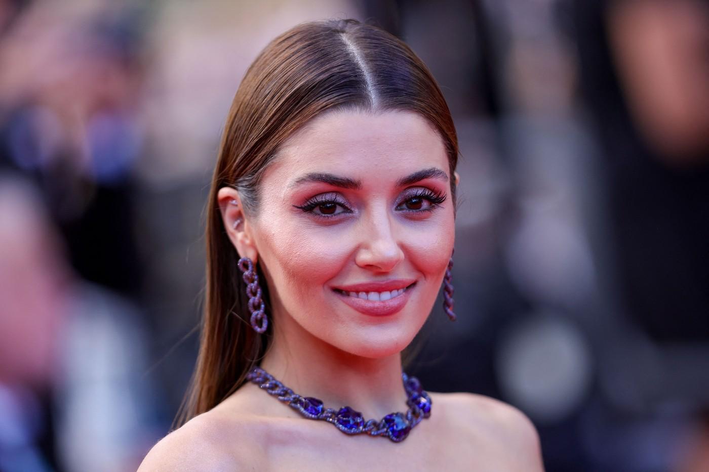 Hande și Gamze Erçel se află împreună la Milano. Actrița a găsit ...